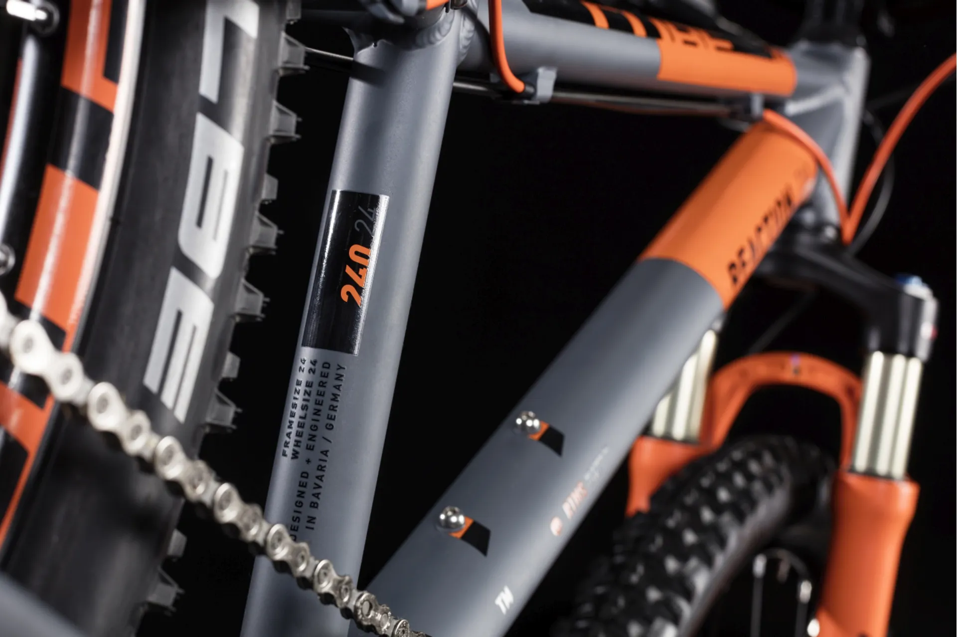 2019 Cube Reaction 240 TM Kids Bike - Black/Orange