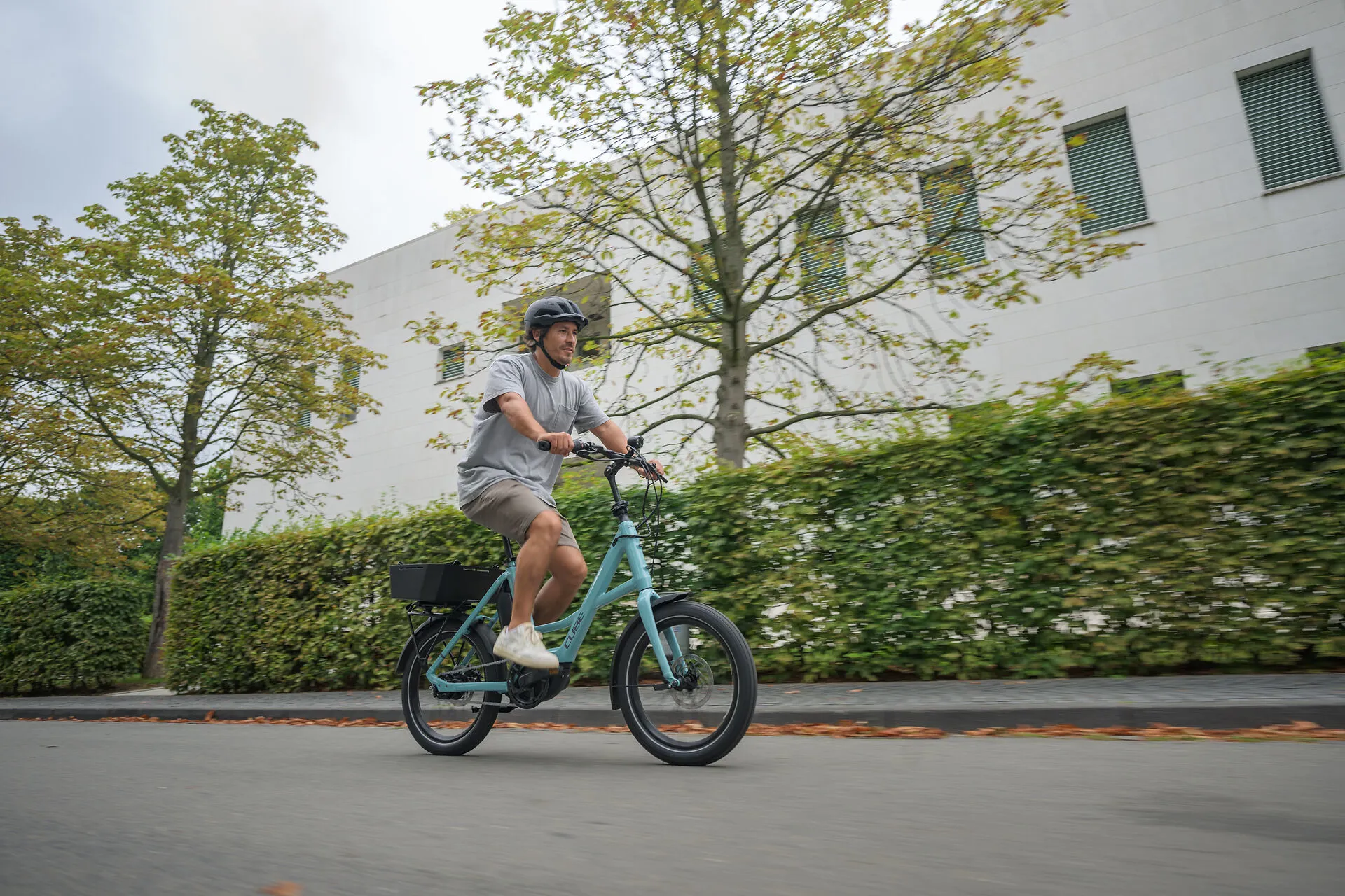 2025 Cube Compact Hybrid Comfort 500 Electric Hybrid Bike - Aruba