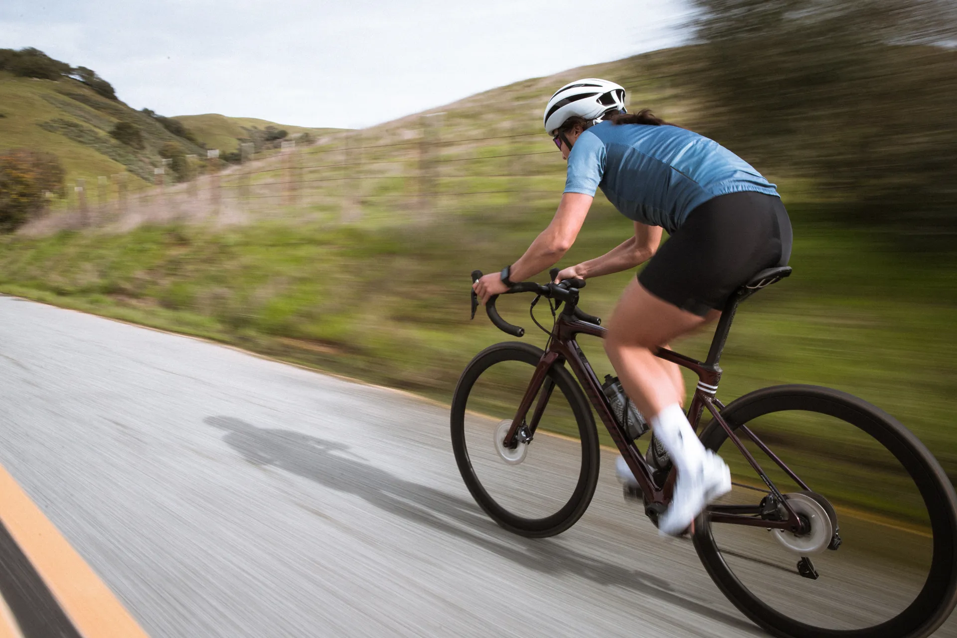 2022 Specialized Roubaix Sport Road Bike - Smoke/Silver Dust